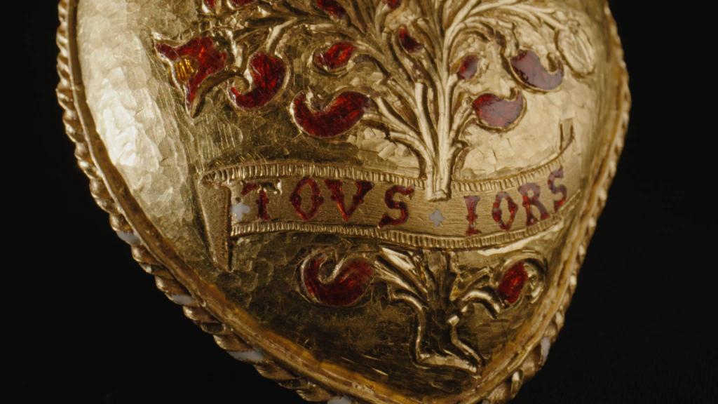 British Museum raises £3.5m to acquire Tudor Heart pendant - Museums ...